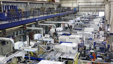 4 Ways Decoupled Molding Benefits the Injection Molding Process and OEMs